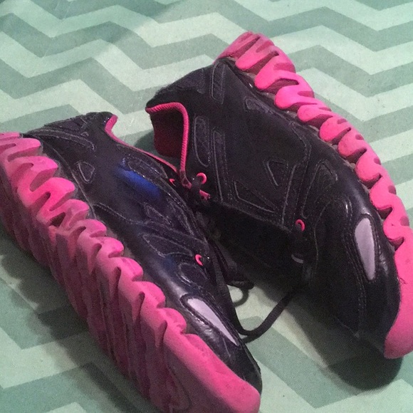 Reeboks | Shoes | Reebok Zig Zags Sneakers | Poshmark
